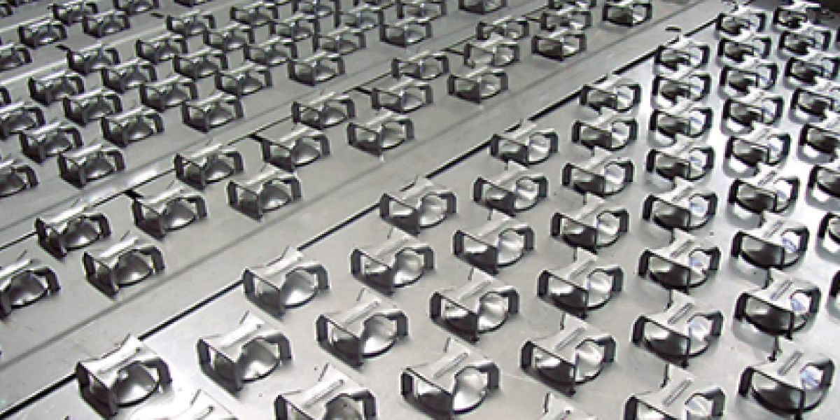 Choosing the Right Tray for Your Distillation Column: Sieve vs. Valve Trays Explained